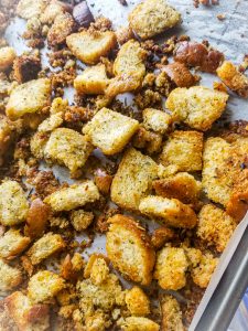 Heavenly Seasoned Homemade Croutons Recipe {Garlic and Butter Flavor ...